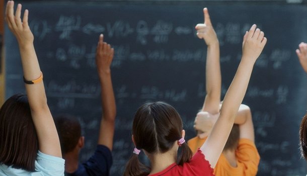 Put your hand up! - 英識教育