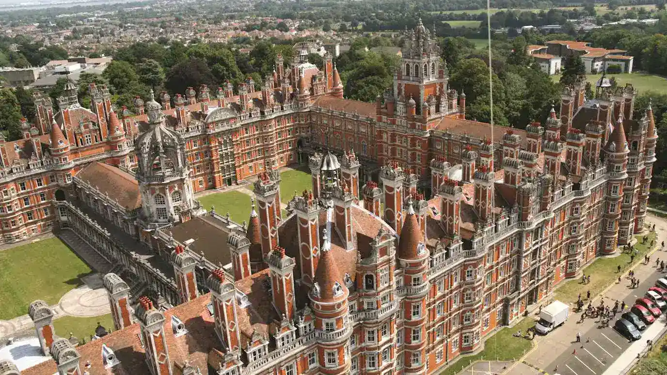Royal Holloway, University of London Review - 英識教育